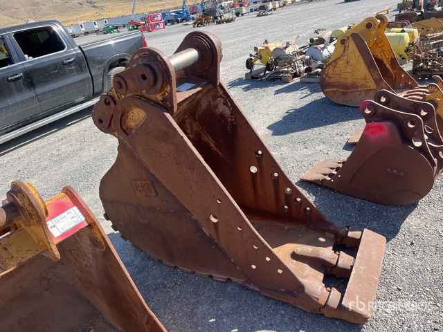 Cat 330 24 in Digging Excavator Bucket | Ritchie Bros. Auctioneers