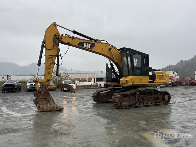 2015 Cat 325D Roadbuilder Tracked Excavator | Ritchie Bros. Auctioneers