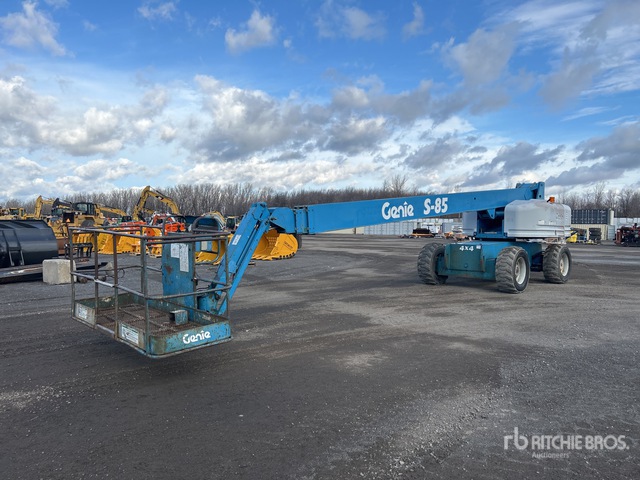 2000 Genie S85 4WD Diesel Telescopic Boom Lift | Ritchie Bros. Auctioneers