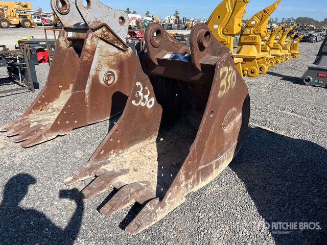 Geith 36 in Digging Excavator Bucket | Ritchie Bros. Auctioneers