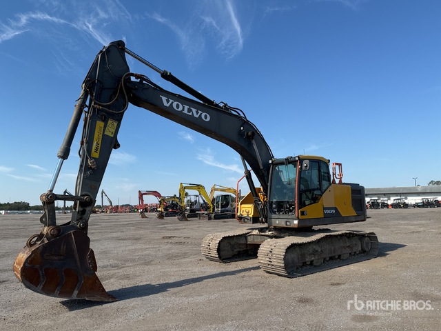 2019 Volvo EC220E Tracked Excavator | Ritchie Bros. Auctioneers