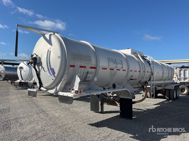 2001 Heil MC407 8400 gal T/A Tanker Trailer | Ritchie Bros. Auctioneers