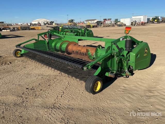 2010 John Deere 615 15 ft Combine Pickup Header | Ritchie Bros. Auctioneers