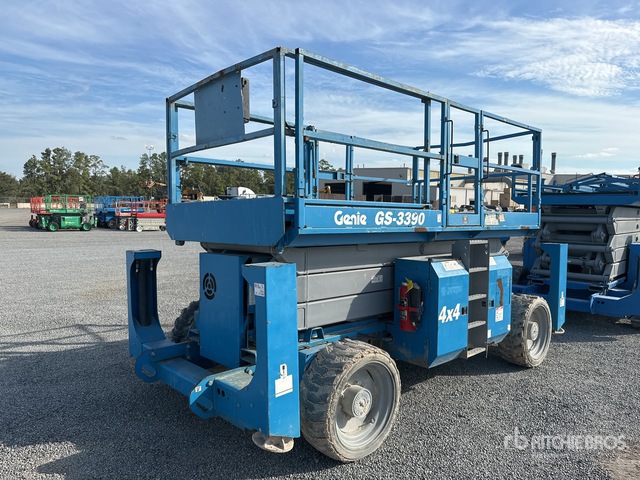 2012 Genie GS-3390 RT 4x4 Diesel Elevador de tijera (Inoperable ...
