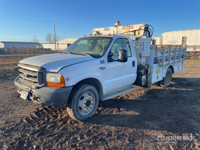 Stellar 3200 3200 lb Articulated Boom on 1999 Ford F-450 4x2 Kranwägen ...