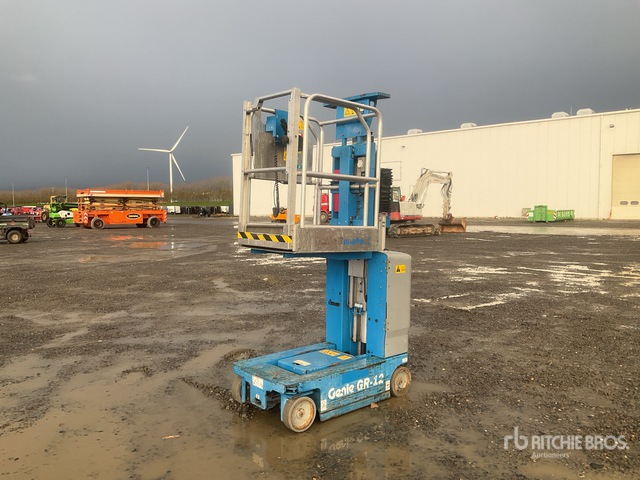 Genie GR-12 Vertical Mast Lift | Ritchie Bros. Auctioneers