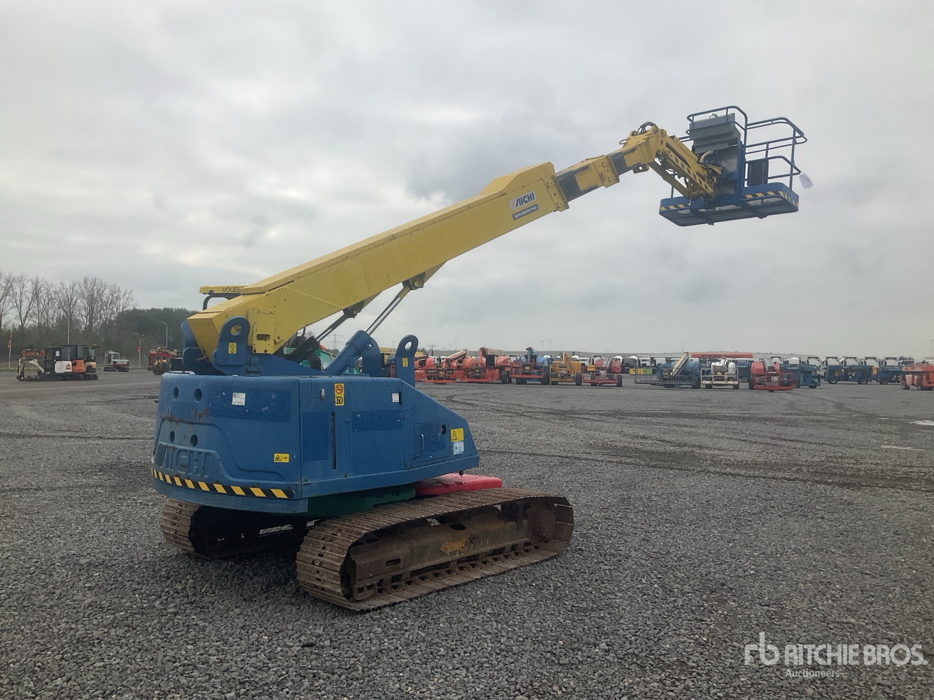 2008 Aichi SR12BJ Crawler Diesel Nacelle téléscopique | Ritchie Bros ...