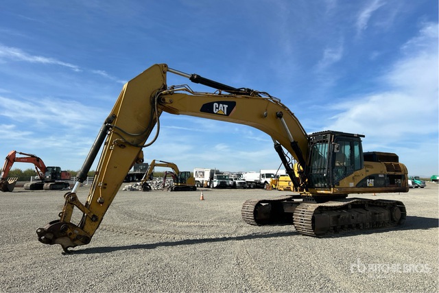 2007 Cat 330D L Tracked Excavator | Ritchie Bros. Auctioneers