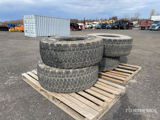 Quantity of (4) 20.5R 25 Tires | Ritchie Bros. Auctioneers