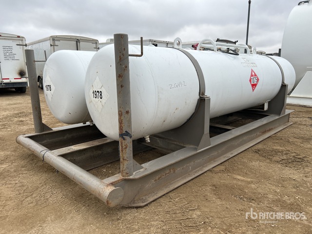 2005 Pro-Par 1000 gal Skid Mounted Steel Propane Dual Tank | Ritchie ...