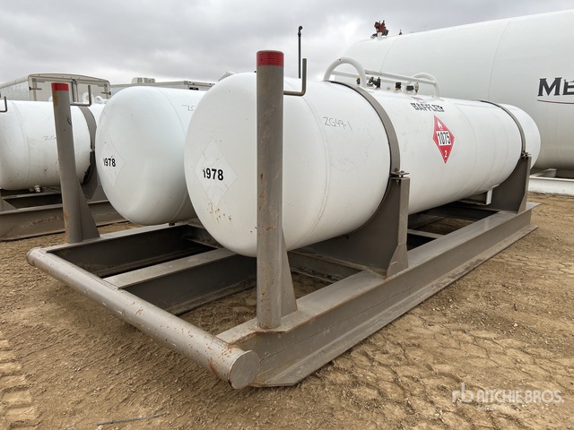 2006 Pro-Par 10000 gal Skid Mounted Steel Propane Dual Tank | Ritchie ...
