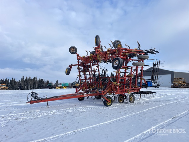 1992 Bourgault 8800 52 ft Cultivator | Ritchie Bros. Auctioneers