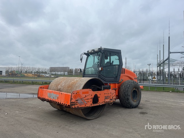 2011 Hamm 3411 Smooth Drum Compactor | Ritchie Bros. Auctioneers