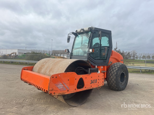 2011 Hamm 3410 Smooth Drum Compactor | Ritchie Bros. Auctioneers