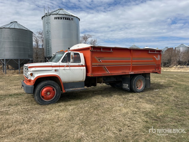 1980 GMC 7000 4x2 Grain Truck | Ritchie Bros. Auctioneers