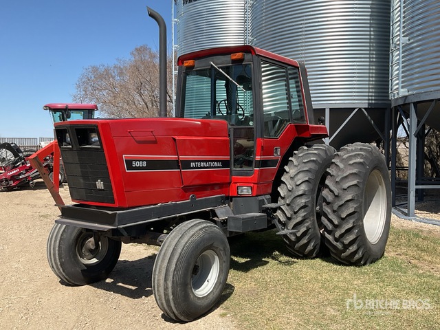1984 International 5088 2WD Tractor | Ritchie Bros. Auctioneers