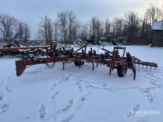 Case IH 5600 20 ft Chisel Plow | Ritchie Bros. Auctioneers