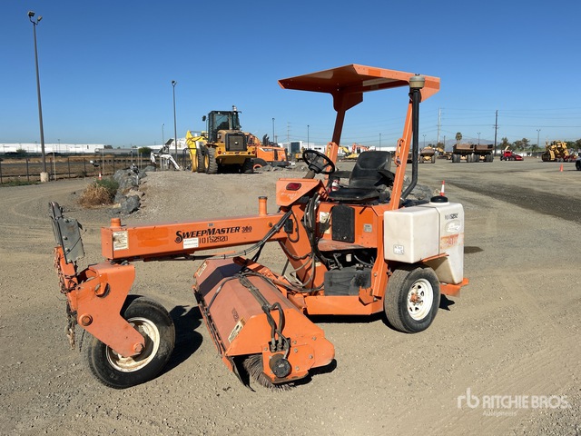 2013 Lay-Mor SM300 Self-Propelled Broom | Ritchie Bros. Auctioneers