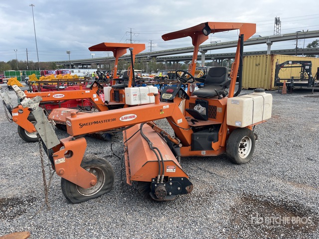 2015 Lay-Mor SM300 Self-Propelled Broom (Inoperable) | Ritchie Bros ...