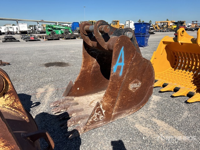 Hensley 48 in Digging Excavator Bucket | Ritchie Bros. Auctioneers