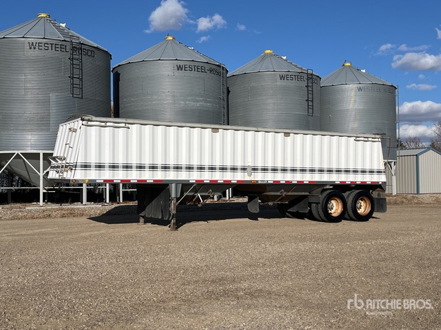 1998 Doepker 36 ft T/A Grain Trailer | Ritchie Bros. Auctioneers