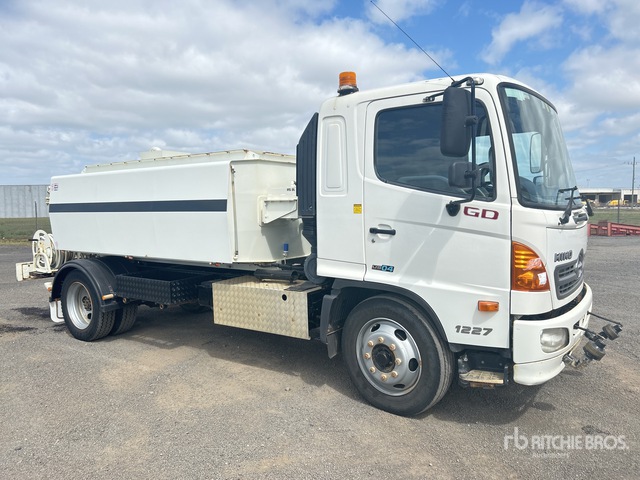 2008 Hino GD 1227 500 Series 10500 L 4x2 Water Truck | Ritchie Bros ...