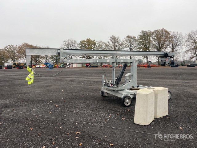 2020 Boecker MK400 DK Pick-and-Carry Crane | Ritchie Bros. Auctioneers