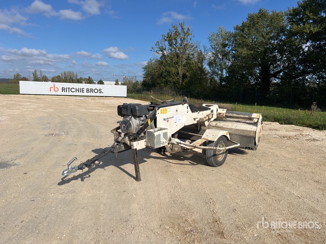 2008 Rabaud 72057D Balayeuse Tractee Sweeper | Ritchie Bros. Auctioneers