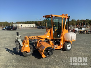 2022 LeeBoy NB25 Self-Propelled Broom in Butner, North Carolina, United ...
