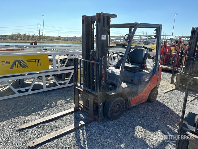 2018 Toyota 8FGU18 2750 lb Pneumatic Tire Forklift | Ritchie Bros ...