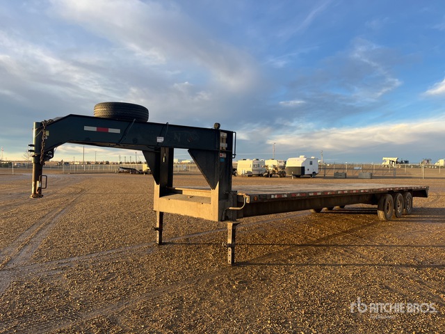 2018 Trailtech 35 ft Tri/A Gooseneck Flatbed Trailer | Ritchie Bros ...