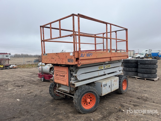 JLG 40RTS 4x4 Gasoline Elevador de tijera | Ritchie Bros. Auctioneers