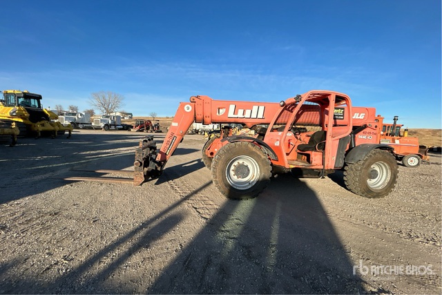 2007 Lull 944E-42 Telehandler | Ritchie Bros. Auctioneers