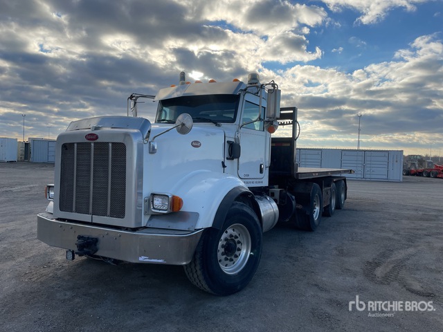 2014 Peterbilt 367 8x4 Roll-Off Truck | Ritchie Bros. Auctioneers