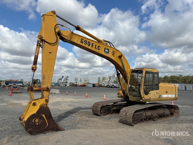 1997 John Deere 690E LC Tracked Excavator | Ritchie Bros. Auctioneers