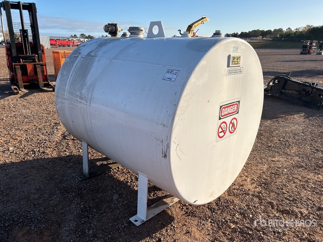 2016 1955 L Skid Mounted Fuel Tank | Ritchie Bros. Auctioneers