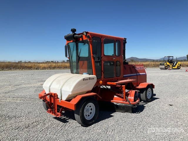 2005 Broce RJ350 Barredora / Self-Propelled Broom | Ritchie Bros ...
