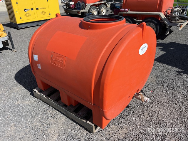 Polymaster 1200 L Poly Water Tank | Ritchie Bros. Auctioneers