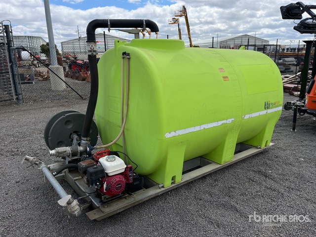 Transtank 4000 L Skid-Mounted Poly Water Tank | Ritchie Bros. Auctioneers