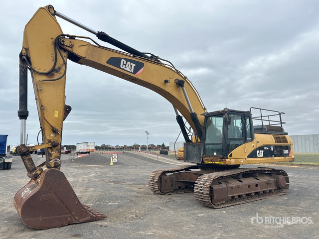 2007 Cat 330D Tracked Excavator | Ritchie Bros. Auctioneers