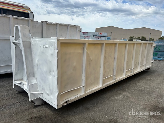 18 m3 Hook-Lift Waste Container | Ritchie Bros. Auctioneers