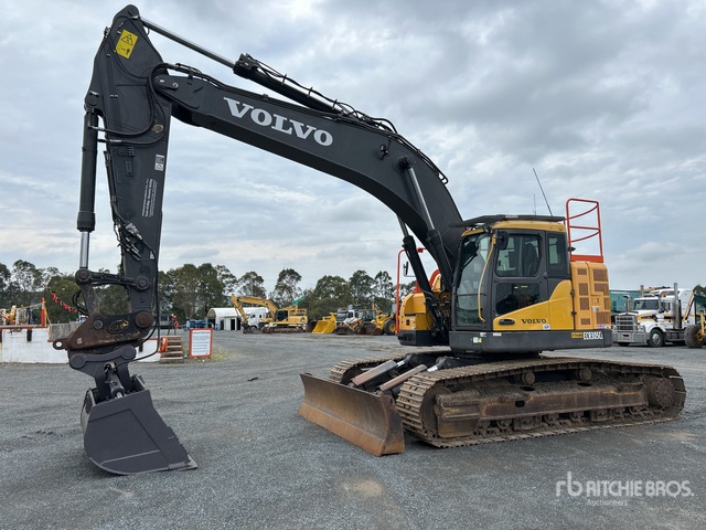 2019 Volvo ECR305CL Tracked Excavator | Ritchie Bros. Auctioneers