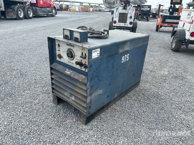 1981 Miller SRH-555 500 A Skid-Mounted ARC Electric Welder | Ritchie ...