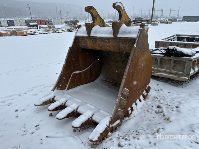 WBM 72 in Q/C Digging Excavator Bucket - Fits cat 374F | Ritchie Bros ...