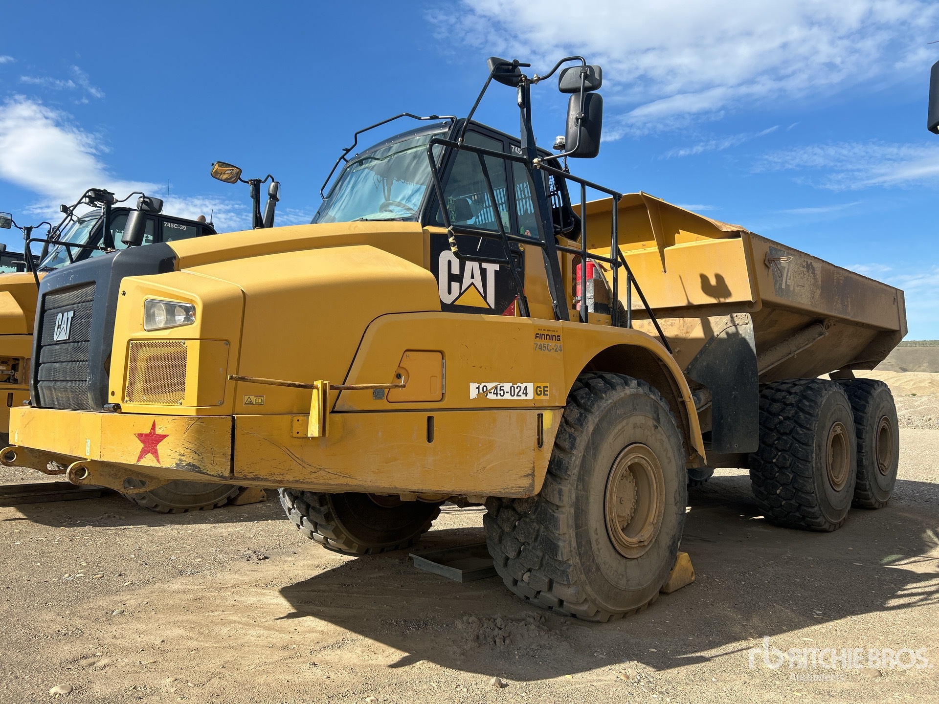 2016 Cat 745C を見 Articulated Dump Truck | Ritchie Bros. Auctioneers