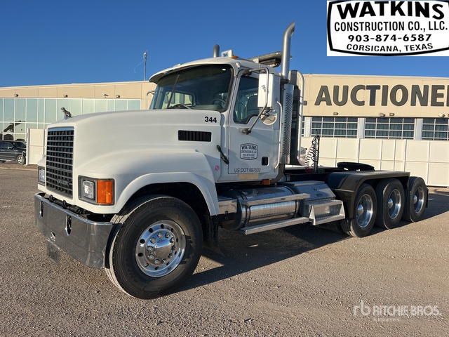 2007 Mack CHN613 8x4 Heavy Haul Cabina per trattore stradale 3 assi | Ritchie Bros. Auctioneers