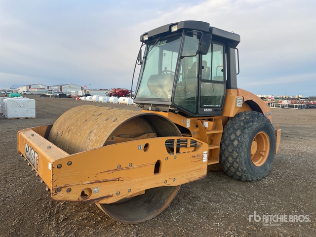 2013 Case SV212 Smooth Drum Compactor | Ritchie Bros. Auctioneers