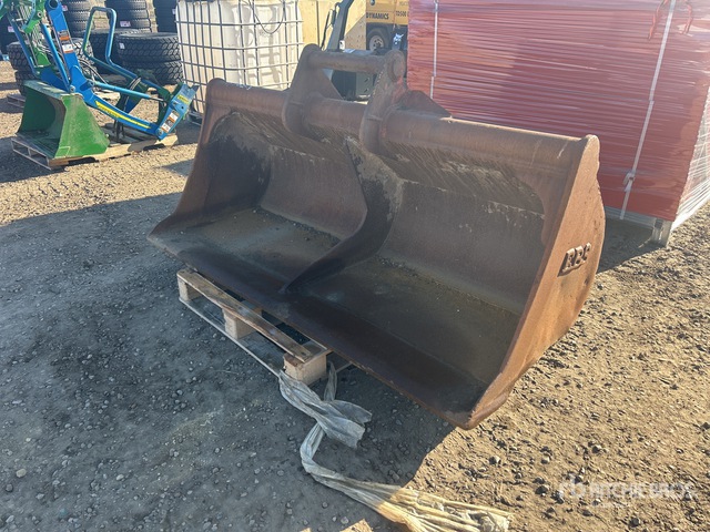 EBS 80 in Cleanup Godet d'excavatrice | Ritchie Bros. Auctioneers