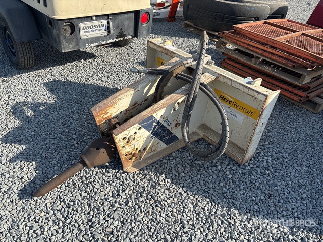 2010 Kent KF3 46 in Skid Steer Breaker | Ritchie Bros. Auctioneers