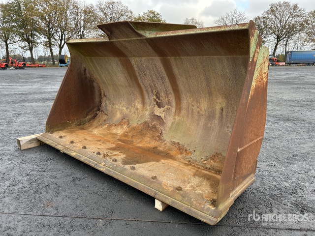 Liebherr 3000 mm Wheel Loader Bucket | Ritchie Bros. Auctioneers